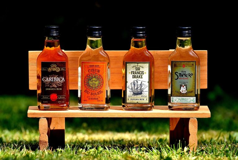 Rhum arrangé : découvrez la recette et les ingrédients.